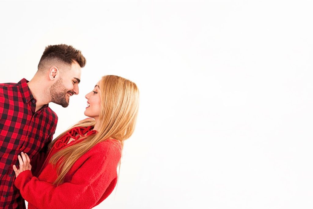 29 Quiet Gestures That Say ‘I Love You’ Without Words
